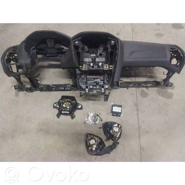 Ford Focus Airbag set with panel, €1,150.00 | RRR