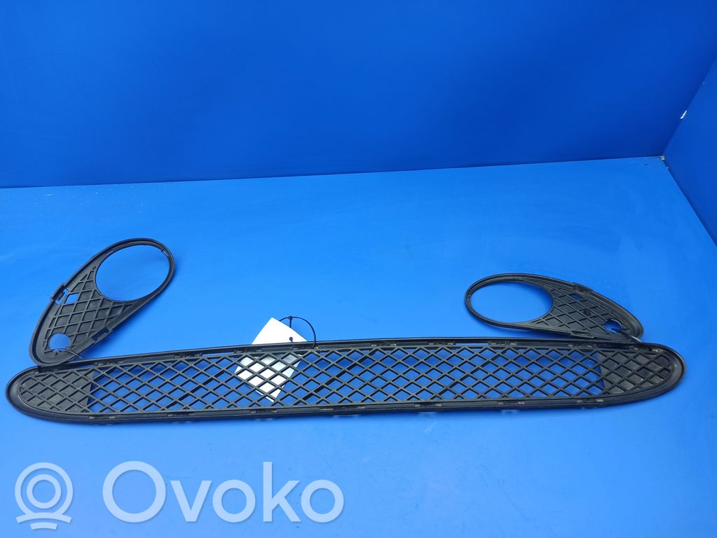 A2038850523 Mercedes-Benz C W203 Front bumper lower grill, €19.99 | RRR