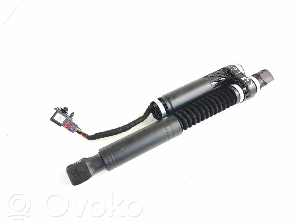 31457823 Volvo V70 Tailgate/trunk strut/damper, €499.99 | RRR