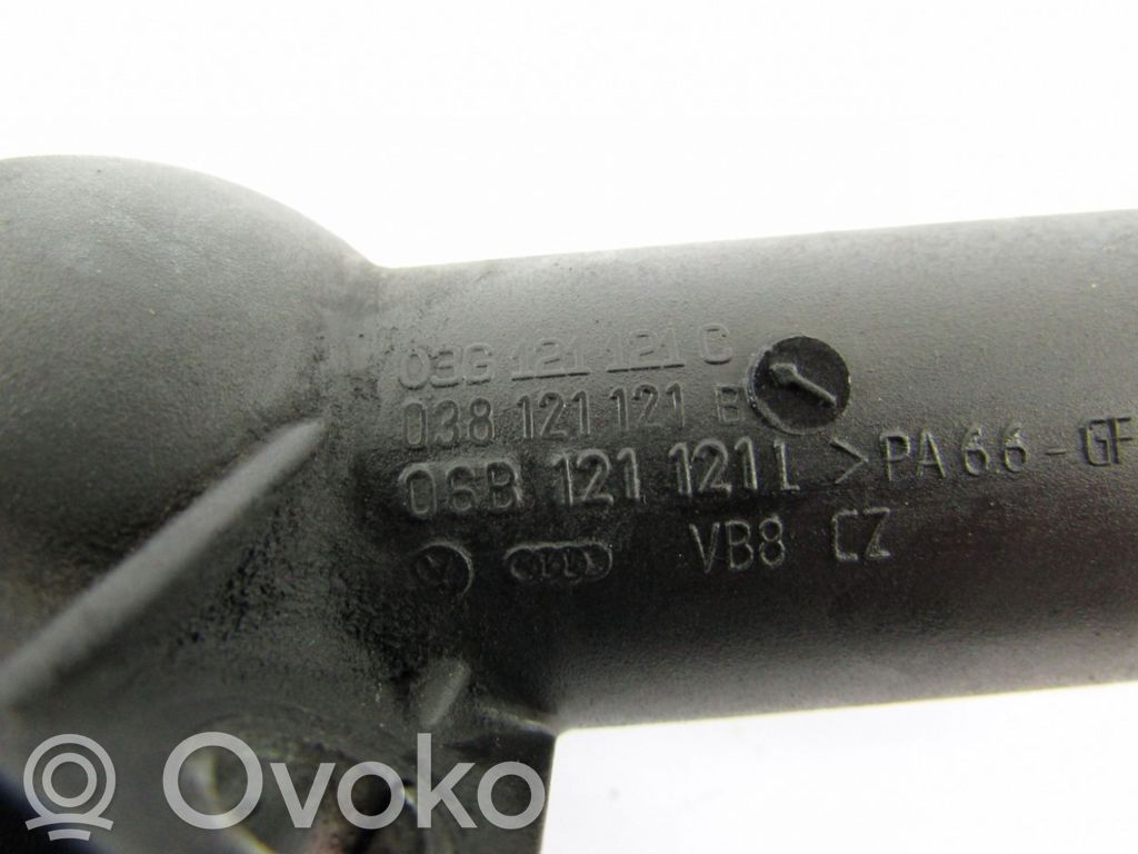 038121121B Audi A4 S4 B8 8K Boîtier de thermostat, 10,00 € | OVOKO