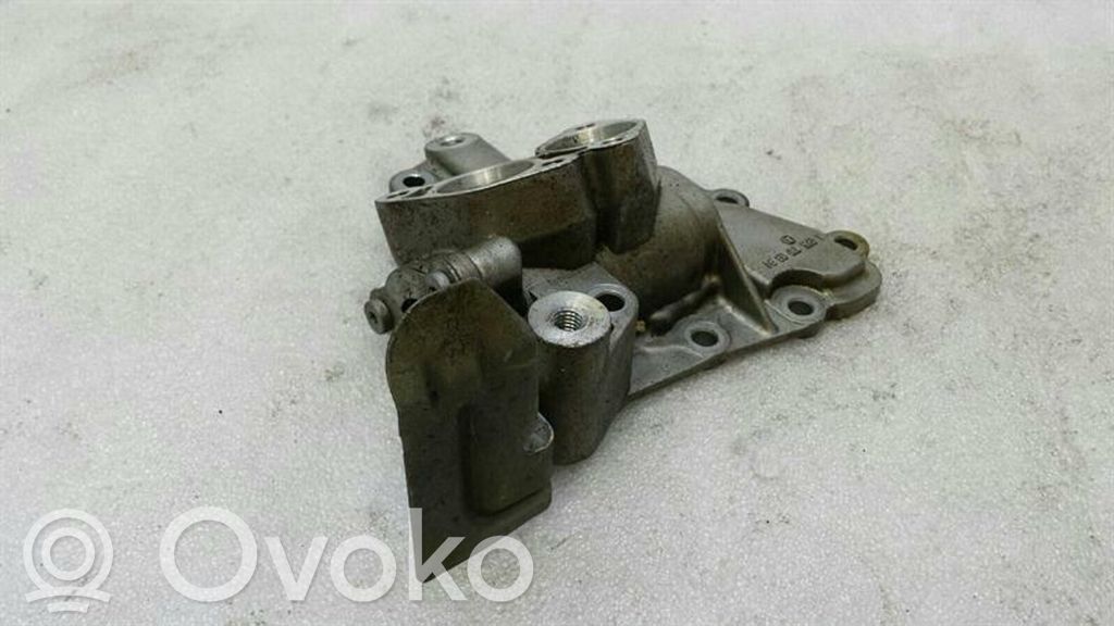 A2751800334 Mercedes-Benz SL R230 Oil filter mounting bracket, €50.00 | RRR
