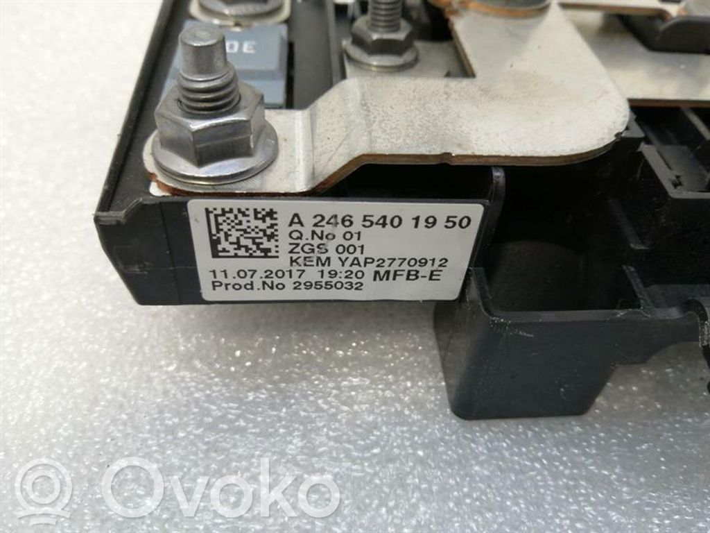 RGM35458 Mercedes-Benz A W176 Module de fusibles A2465401950 - Pièce ...