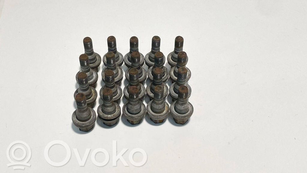 9817024580 Peugeot 3008 II Écrous et boulons, 28,00 € | OVOKO