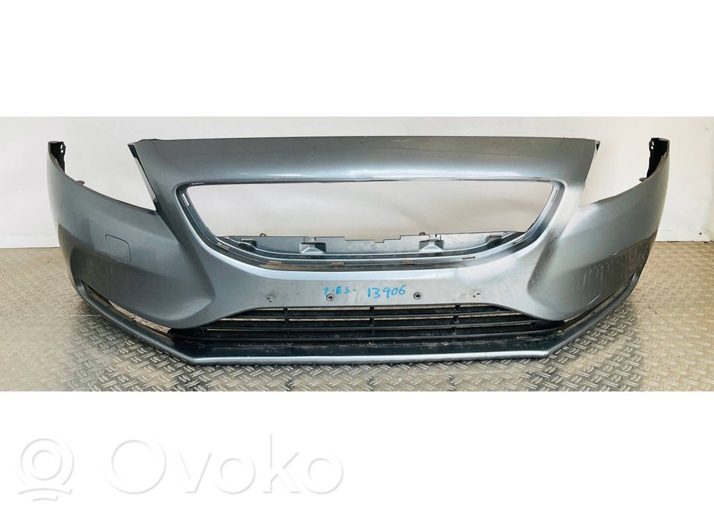 31283732 Volvo V40 Front bumper, €255.31 | RRR
