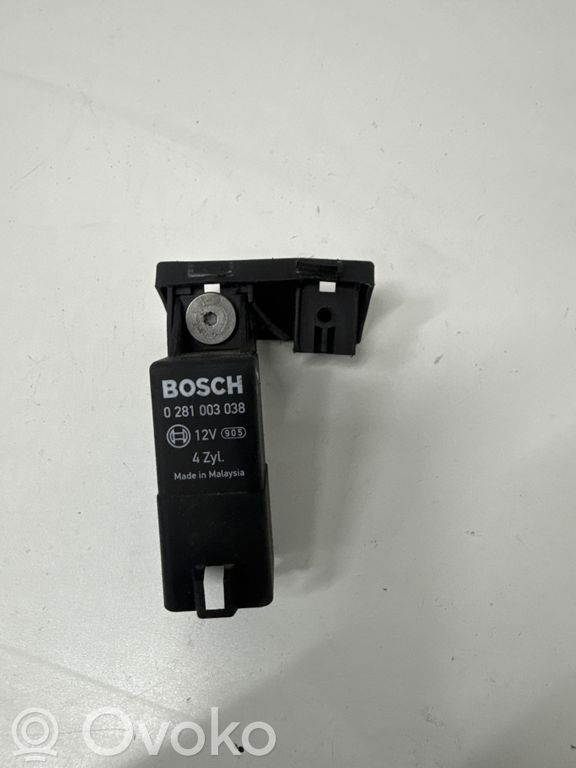 038907281D Volkswagen PASSAT B6 Glow plug pre-heat relay, €10.00 | RRR