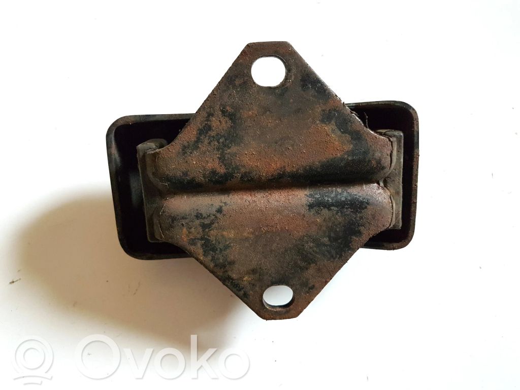MR995005 Mitsubishi L200 Engine mount bracket, €22.00 | RRR