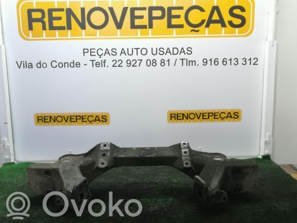 Toyota Hiace (H200) Sous-châssis avant, 60,00 € | OVOKO
