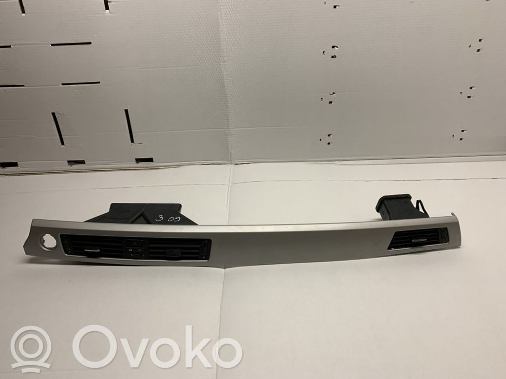 64229130458 BMW 3 E90 E91 Grille d'aération centrale, 50,00 € | OVOKO