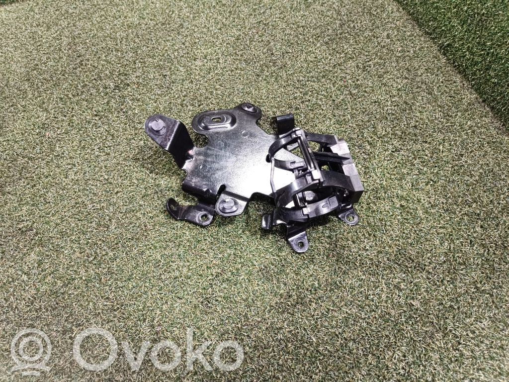 212000058R Renault Master III Thermostat housing, €25.00 | RRR