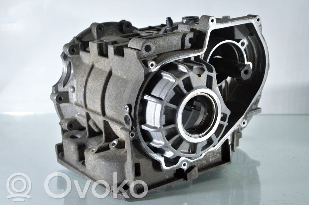 Obudowa tylna 01P 321 105 VW 01M AG4 Volkswagen PASSAT B5 Autres pièces ...