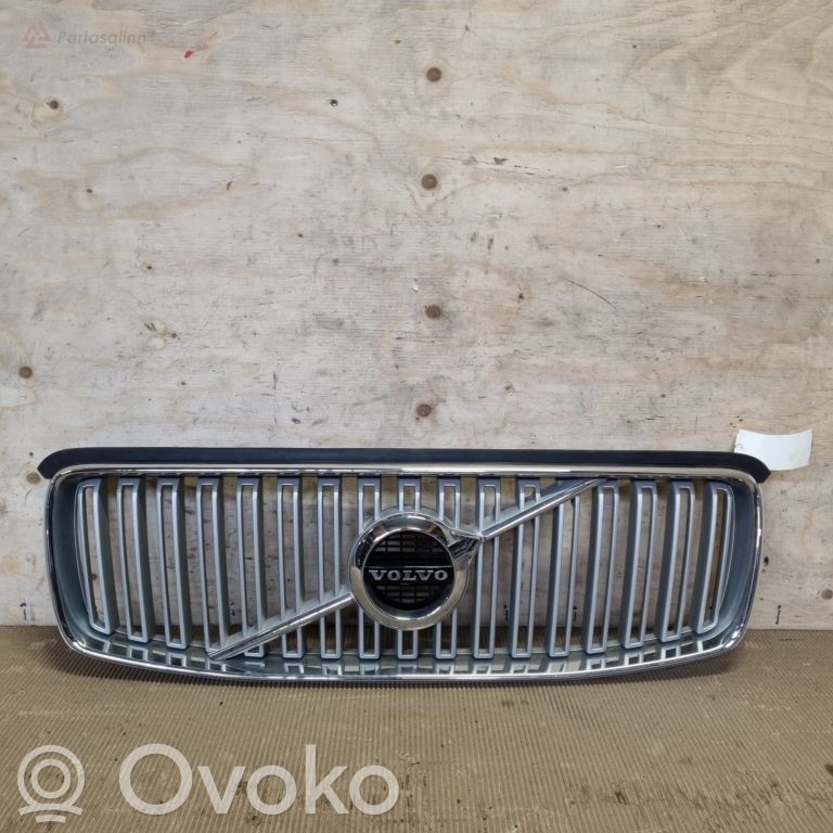 31425933 Volvo XC90 Front bumper upper radiator grill, €220.00 | RRR