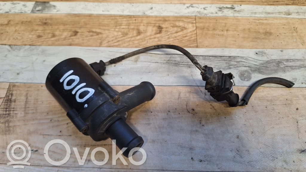 9017986A Toyota Auris 150 Webasto circulation pump for autonomous ...