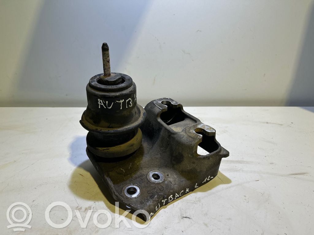 Subaru Outback Engine mount bracket, €15.00 | RRR