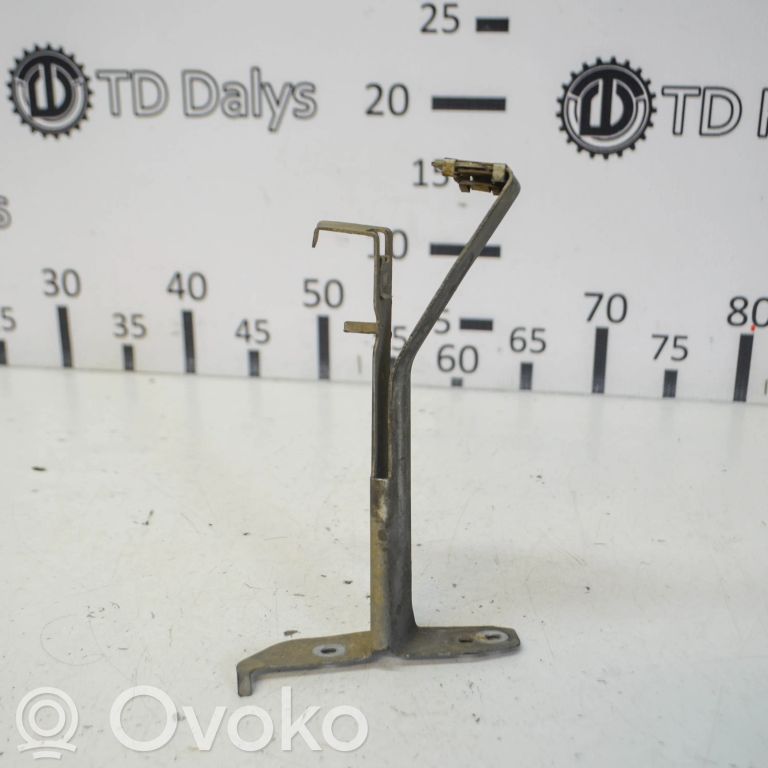 A2045241440 Mercedes-Benz C W204 Front bumper mounting bracket, €10.00 ...