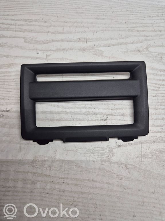 8650694 Volvo C30 Radio/GPS head unit trim, €7.00 | RRR