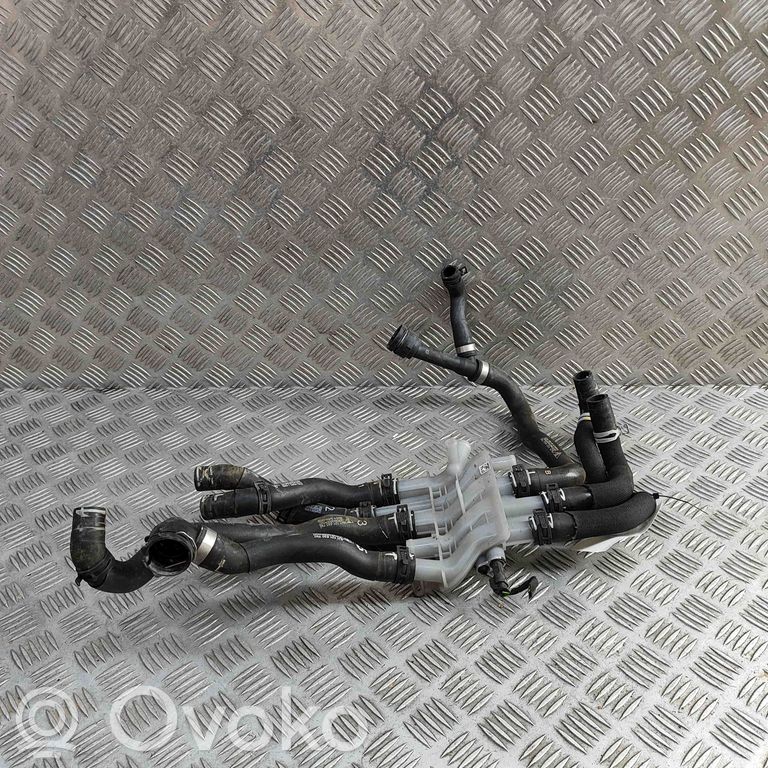 9J1121444 Porsche Taycan 9J1 Moottorin vesijäähdytyksen putki/letku, 105,00 € | OVOKO