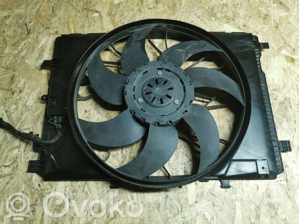 A2049066802 Mercedes-Benz A W176 Ventilateur de refroidissement de ...