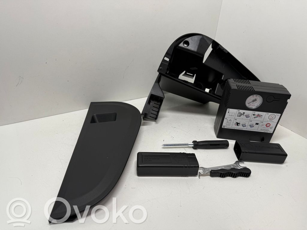 9J1805294A Audi E-tron GT Tiroir rangement tableau de bord, 80,00 € | OVOKO