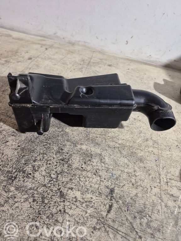 8200231858 Renault Megane II Résonateur d'admission d'air, 15,00 € | OVOKO