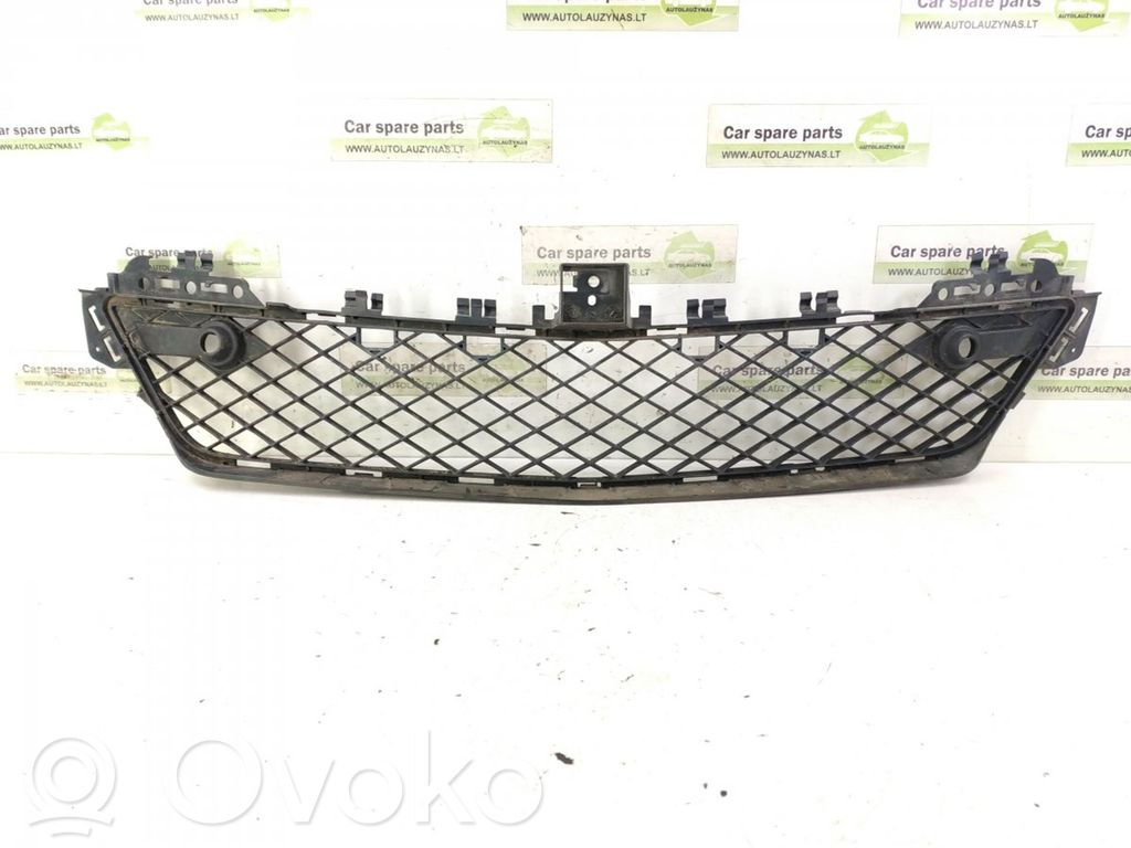 2048851324 Mercedes-Benz C W204 Grille inférieure de pare-chocs avant ...
