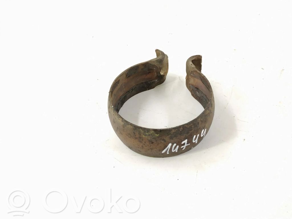 0004901441 Mercedes-Benz ML W164 Support / crochet de silencieux d ...