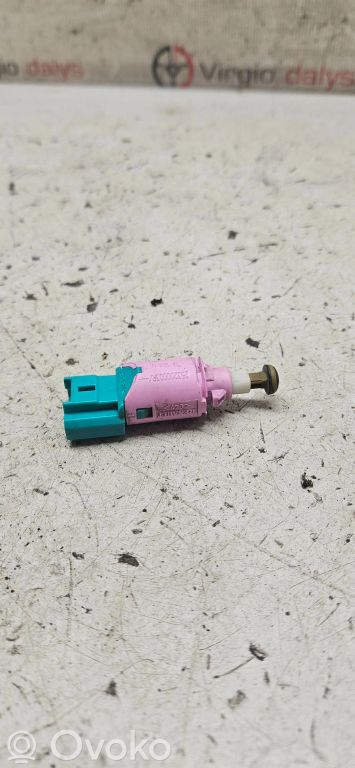 253200003R Renault Laguna III Brake pedal sensor switch, €9.99 | RRR