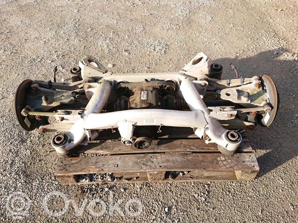 3331-1097250 BMW 5 E39 Poutre arrière, 330,00 € | OVOKO
