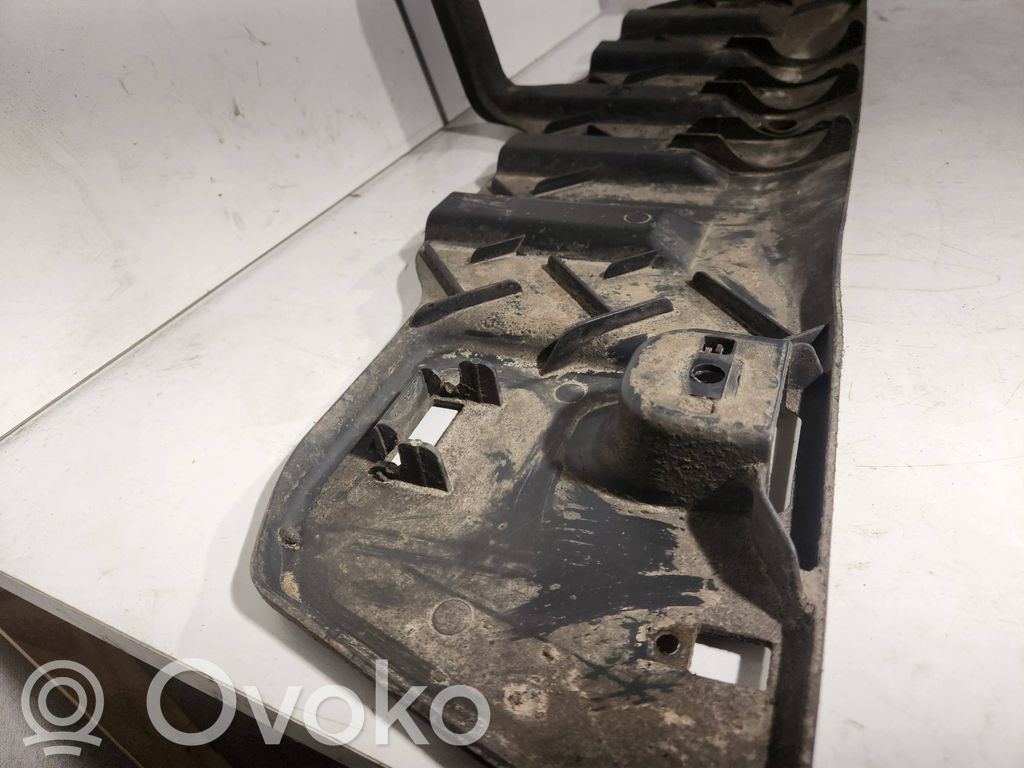 3C0501713 Volkswagen PASSAT B7 Takapuskurin alustan suoja välipohja, 10 ...