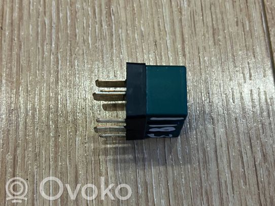 0025420319 Mercedes-Benz C W203 Autres relais, 7,00 € | OVOKO