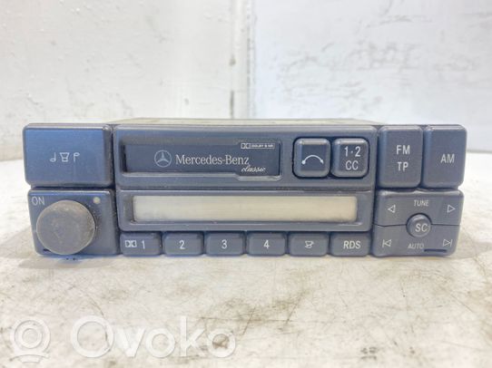 0038202986 Mercedes-Benz E W124 Unité principale radio / CD / DVD / GPS ...