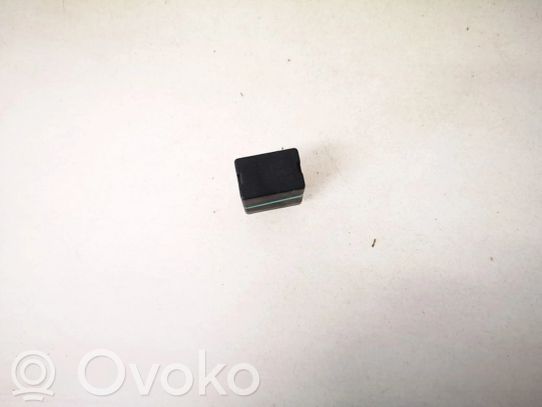 04608650 Chrysler Town & Country III Autres relais, 5,38 € | OVOKO