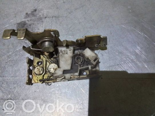 9017301135 Mercedes-Benz Sprinter W901 W902 W903 W904 Serrure de porte ...