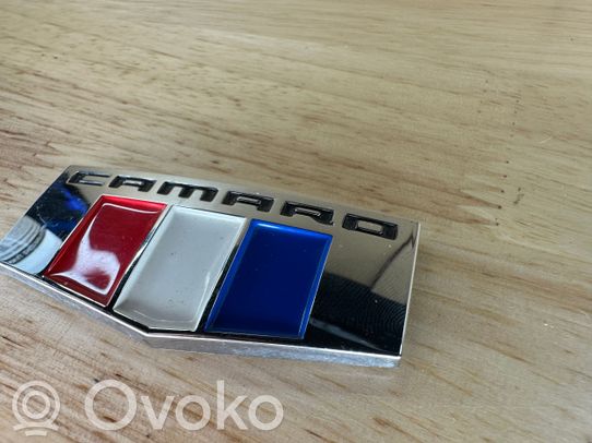 84233235 Chevrolet Camaro Emblème de porte d'entrée/lettres types, 18 ...
