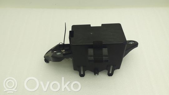 A2465450700 Mercedes-Benz CLA C117 X117 W117 Boîte de batterie, 19,99 ...