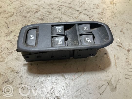 254113300R Dacia Duster II Interrupteur commade lève-vitre, 20,00 € | OVOKO