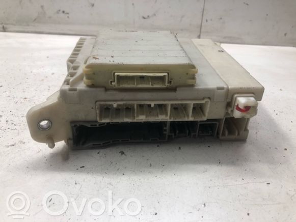 YWC000920 Land Rover Range Rover L322 Central body control module, 70. ...