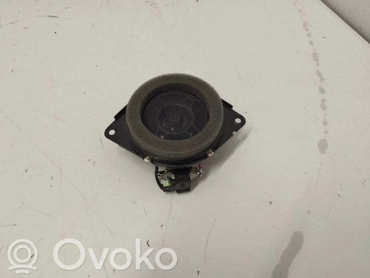 68043045AD Dodge RAM Panel speaker, 8.00 € | RRR