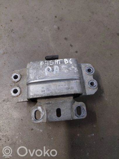 3c0199555 Volkswagen PASSAT B6 Engine mount bracket, 10.00 € | RRR
