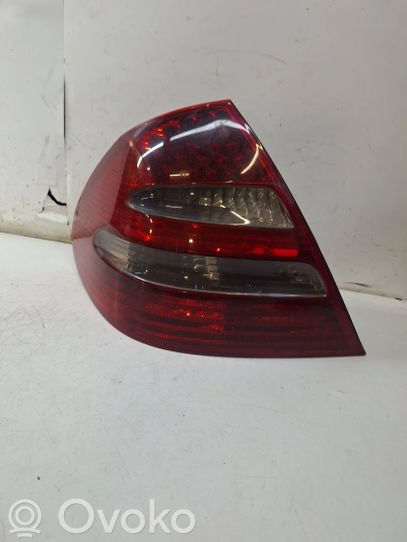 A2118200564 Mercedes-Benz E W211 Rear/tail lights, 80.00 € | RRR