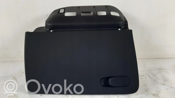 31442718 Volvo XC40 Glove box, 36.03 € | RRR