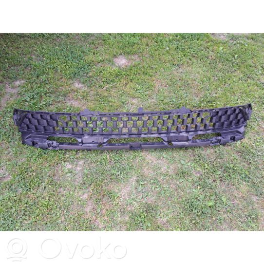 622547759R Renault Austral Front bumper lower grill, 101.18 € | RRR