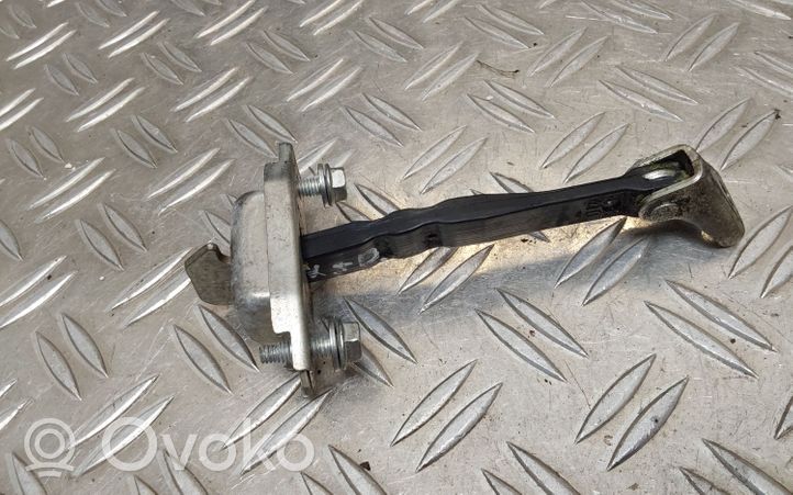 Toyota RAV 4 (XA40) Charnière arrêt tirant de porte avant, 15.00 € | OVOKO