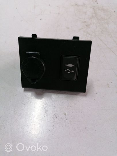 8619047020 Toyota Prius (XW30) USB socket connector, 20.00 € | RRR