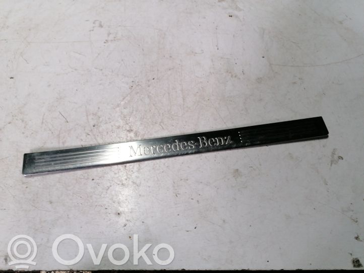 2126860936 Mercedes-Benz E W212 Front sill trim cover, 10.00 € | RRR