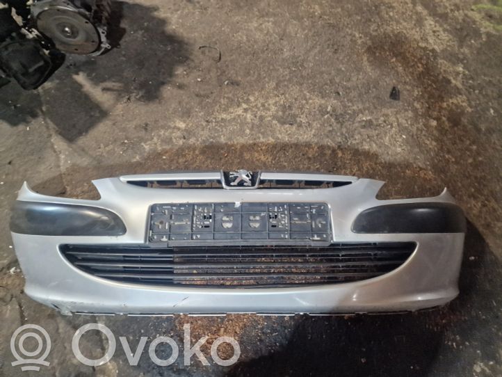 Peugeot 307 Front bumper, 50.00 € | RRR