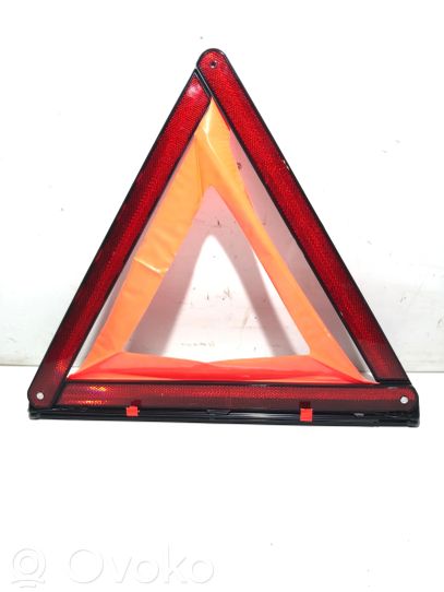 8K0860251 Audi Q5 SQ5 Emergency warning sign, 5.00 € | RRR