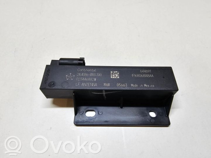 68068148AA Jeep Grand Cherokee WL Keyless system antenna, 15.00 € | RRR