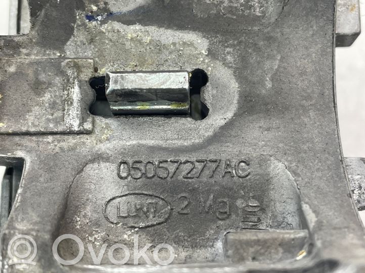 05026132AC Chrysler Voyager Steering wheel lock, 27.26 € | RRR