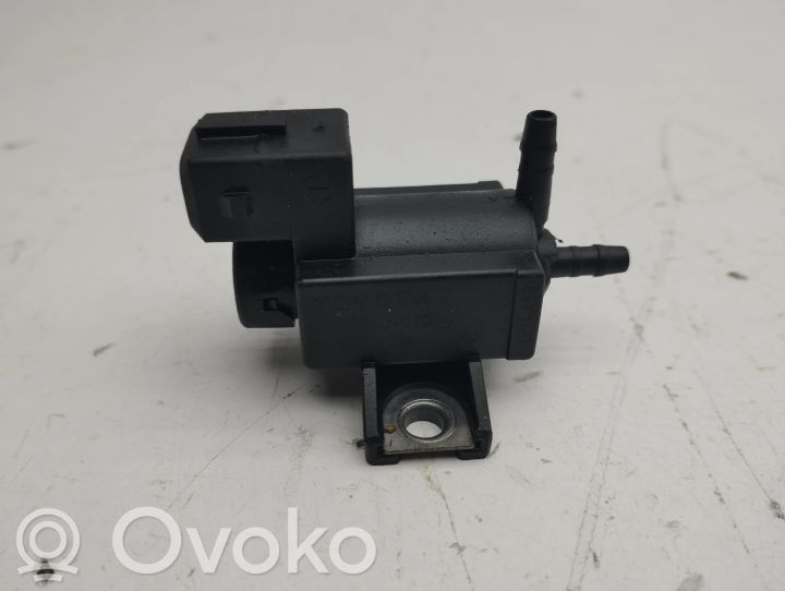 258600R010 Lexus IS 220D-250-350 Vacuum valve, 15.00 € | RRR