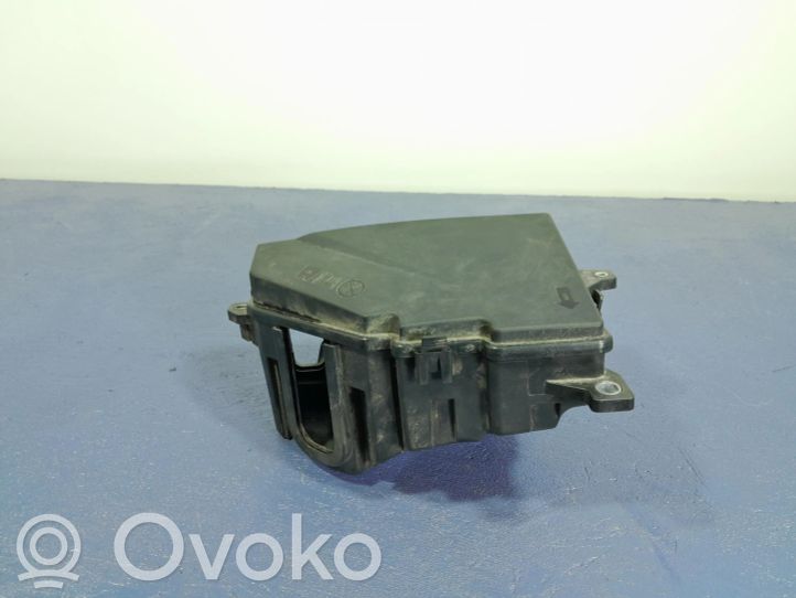 31398001 Volvo S90, V90 Fuse box set, 36.68 € | RRR